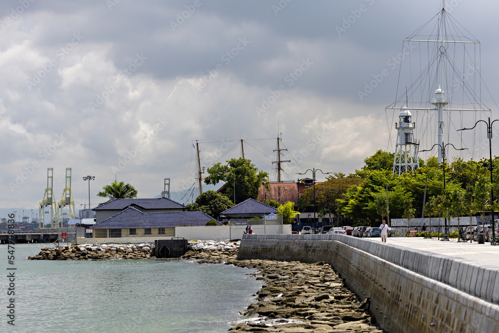 Penang Harbour seaside (Fort Cornwallis Lighthouse), Penang, Malaysia ...