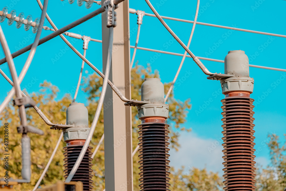 Current and voltage converter for an electrical substation. Dielectric ...