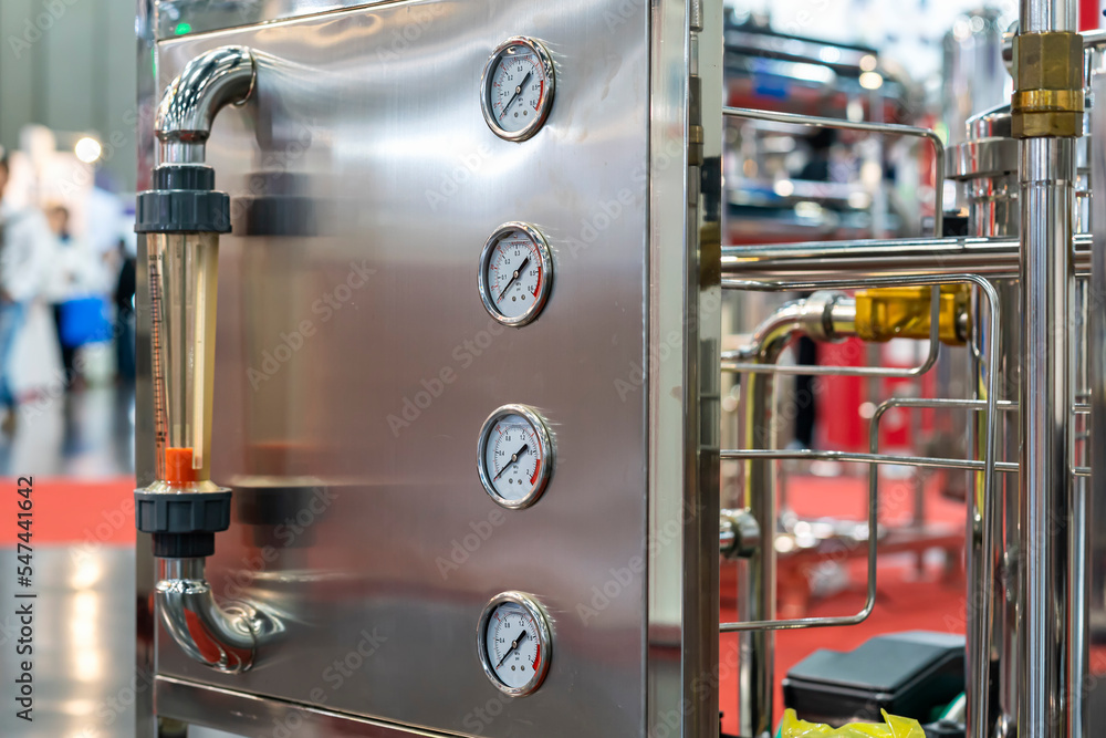 pressure dial gauge and rotameter measuring device for measuring ...