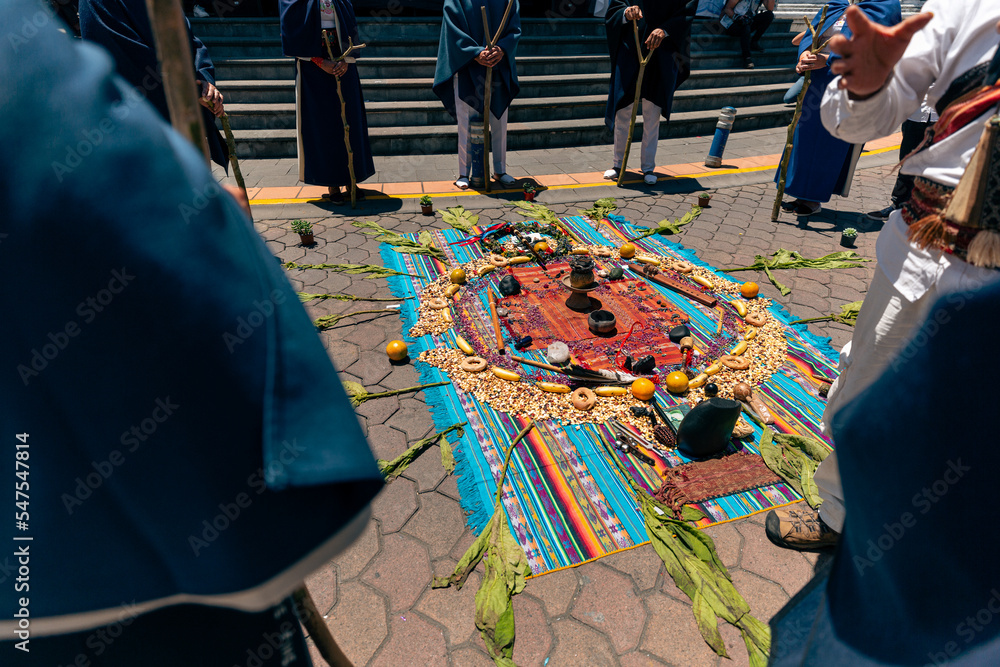 Foto de Ritual indígena andino en Otavalo Ecuador Sur America donde ...