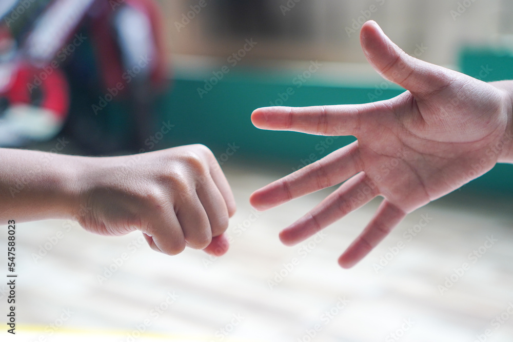 hands playing rock paper scissors game. Rock paper scissors game ...