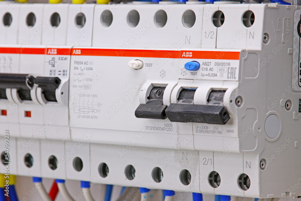 Automatic current switches to protect electrical wires in the control ...