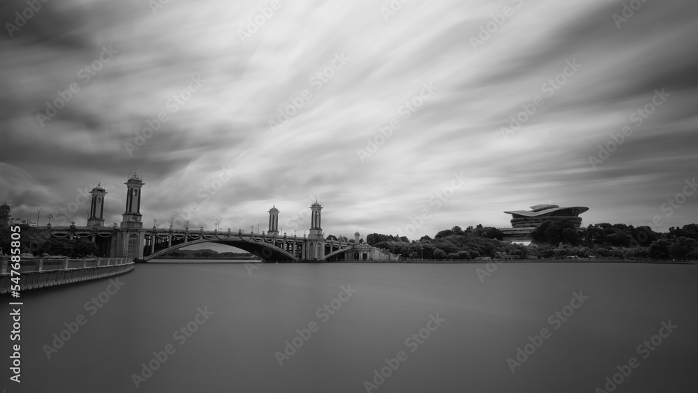 KL, MALAYSIA - Nov 18th, 2022 : Long exposure image Lake side view of ...