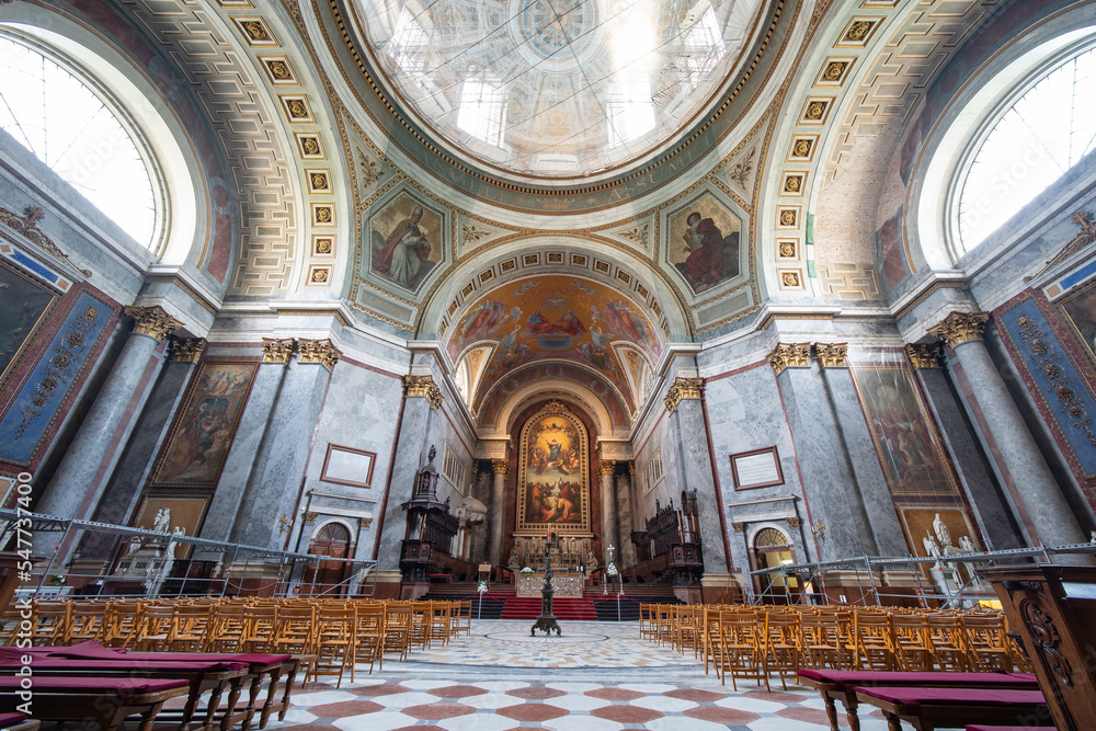 ESZTERGOM - MAJ 02 : Beautiful interior of Esztergom Basilica 02 Maj ...