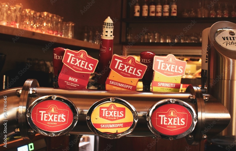 Foto de Selective focus shot of Dutch beer tabs with different flavors ...
