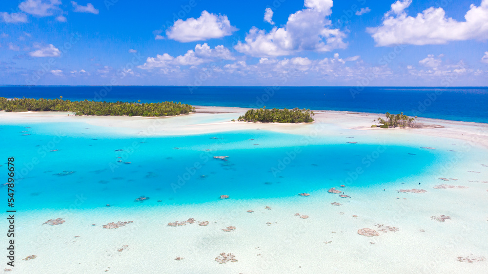 Le lagon bleu à Rangiroa en Polynésie Française Stock Photo | Adobe Stock