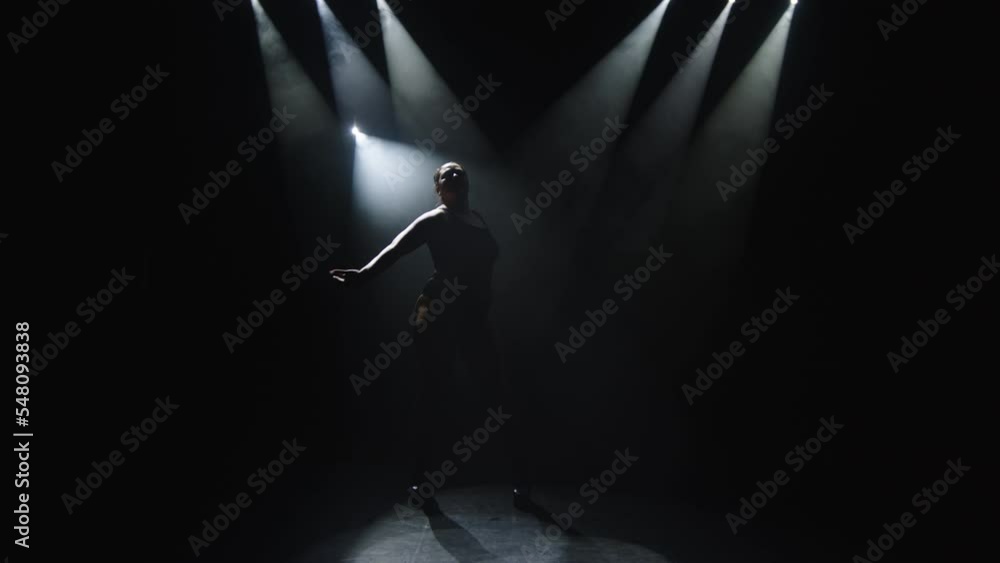 Vídeo do Stock: A fat woman dances a modern dance. A beautiful fat ...