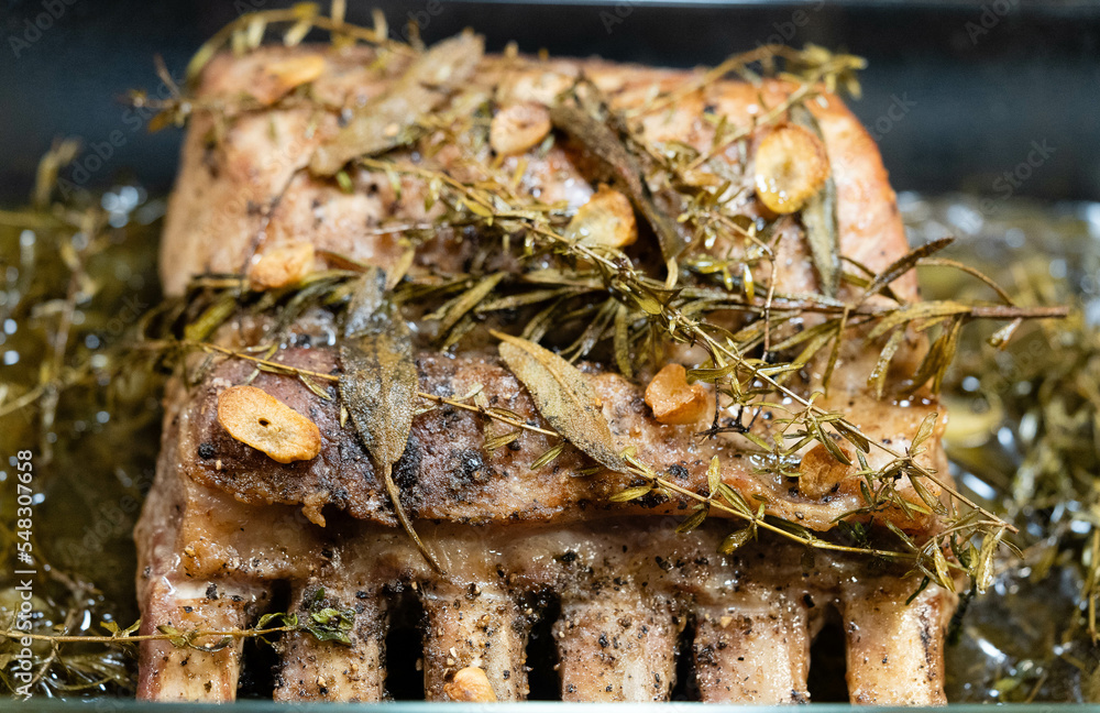 Foto de marinierte Racks vom Duroc Schwein do Stock | Adobe Stock