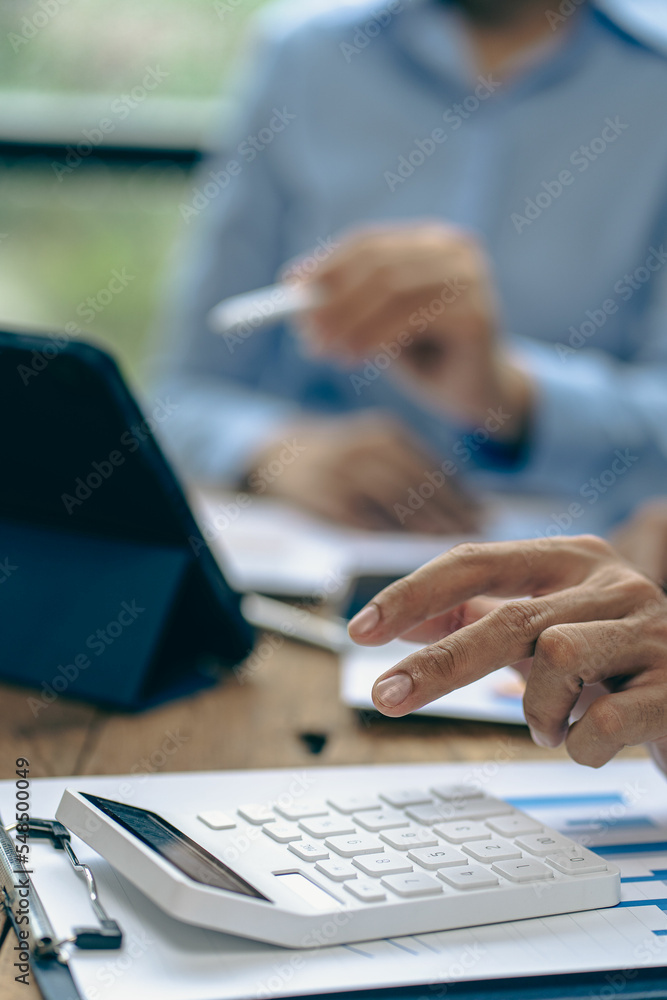 Credit finance business team explain business report from data analysis ...