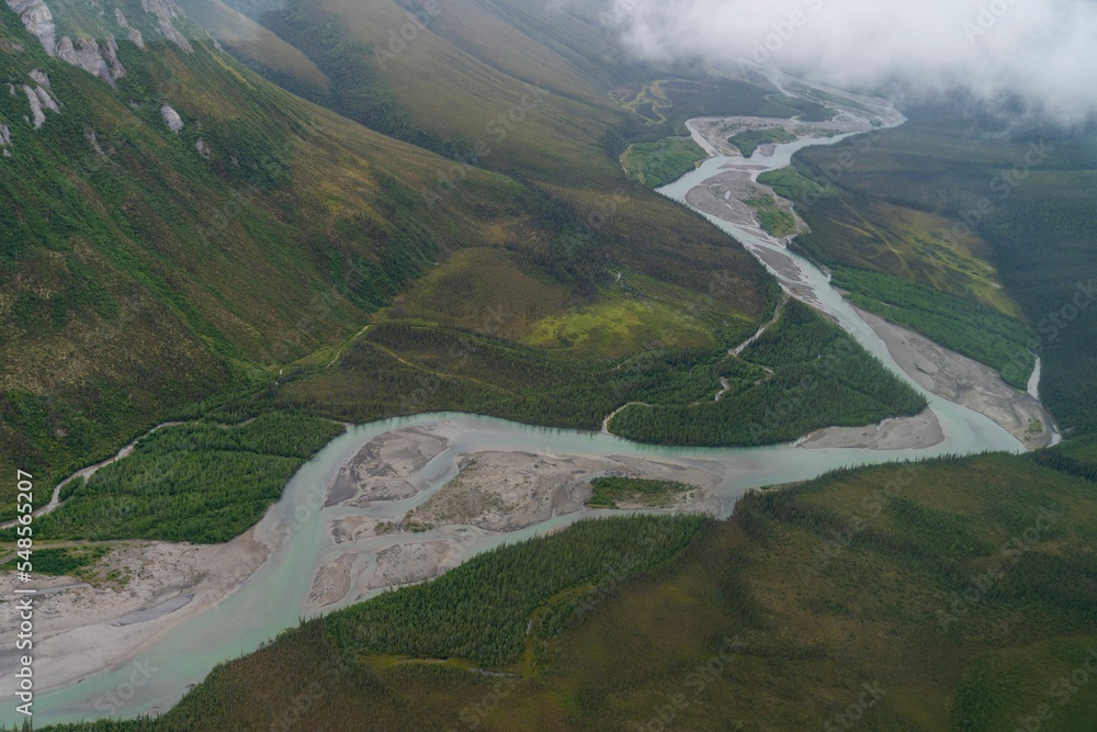 Foto de John River at the Gates of the Arctic National Park in the ...