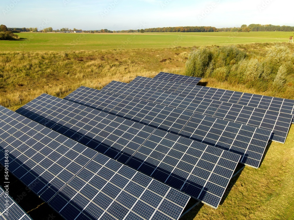 Solarpark mit Solarmodulen. Luftbild mit Drohne Stock Photo | Adobe Stock Solarpark mit Solarmodulen. Luftbild mit Drohne Stock Photo | Adobe Stock