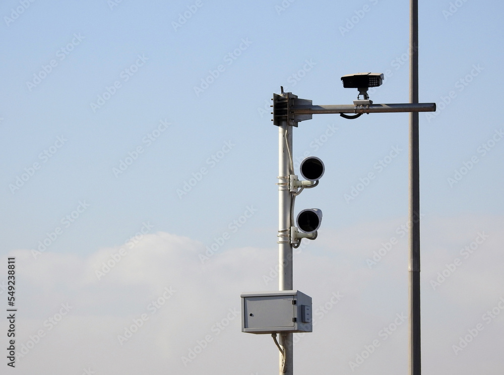 A roadside speed safety camera for supervision of the highways to ...