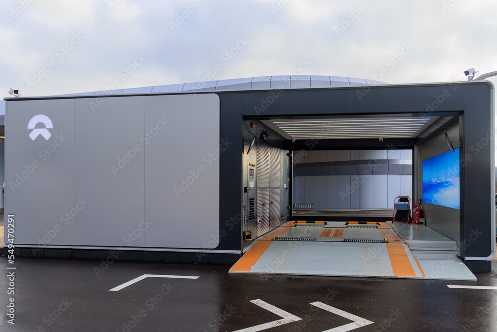 Germany, Zusmarshausen 26.11.2022; a fully automatic battery changing ...