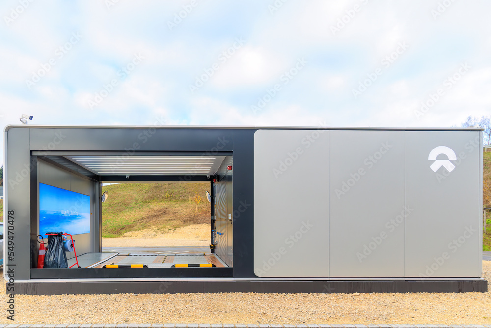 Germany, Zusmarshausen 26.11.2022; a fully automatic battery changing ...