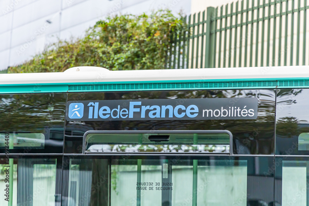 "Ile de France mobilités" sign on a RATP bus parked on a parisian ...