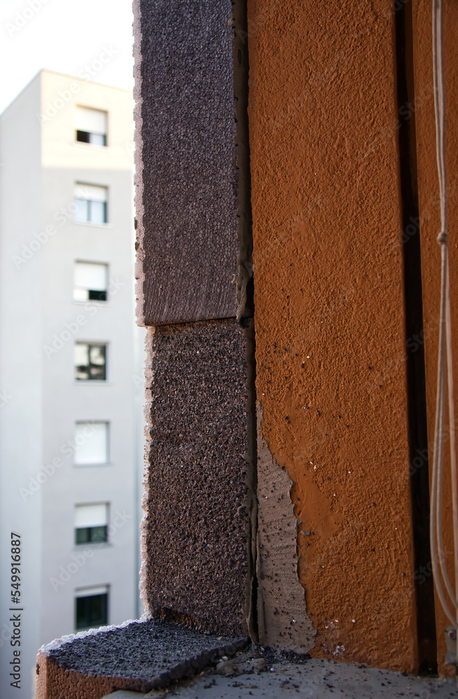 Insulating panels of molded expanded polystyrene for construction of ...