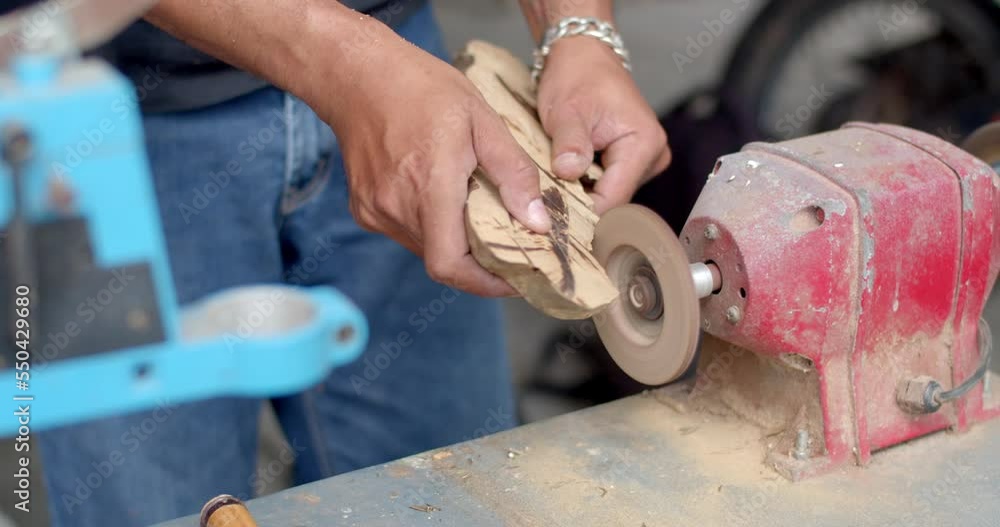 Grinding and adjusting the wood to get the shape and size we want ... Grinding and adjusting the wood to get the shape and size we want ...