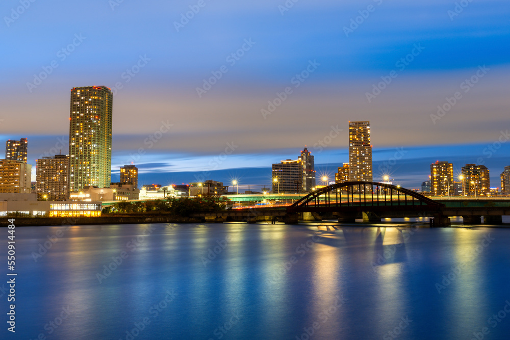Beautiful landscape of modern architecture with Tokyo Harumi bridge ...