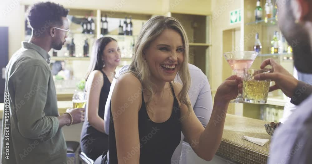 Cheers, couple and restaurant date with cocktail or alcohol to ...