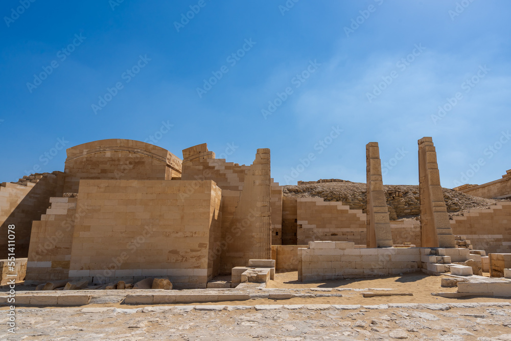 Foto de Step pyramid of Djoser funerary complex (necropolis) in Saqqara ...