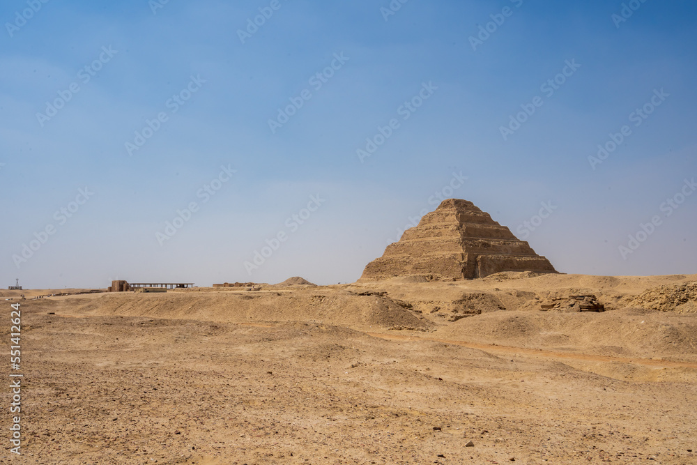 Foto de Step pyramid of Djoser funerary complex (necropolis) in Saqqara, Egypt. Travel and ...