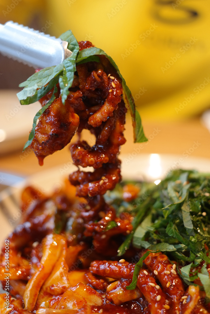Stir-fried octopus is a stir-fried dish in Korea. It is stir-fried ...