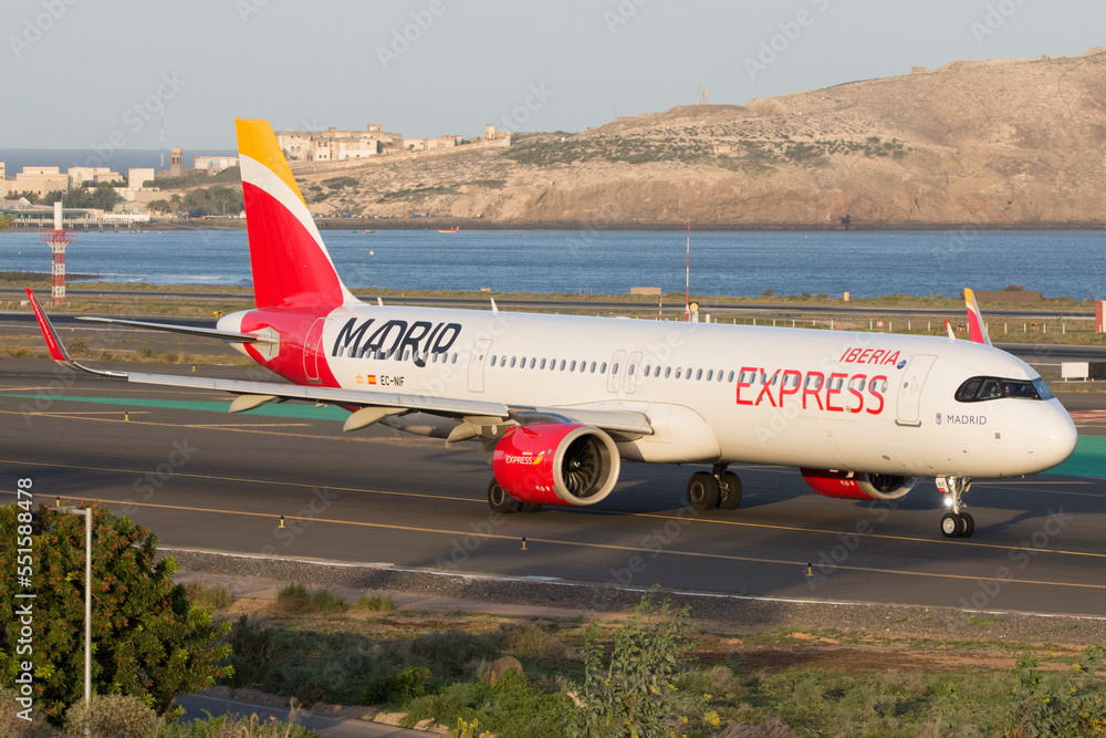 Avión de línea de Iberia Express en el aeropuerto Stock Photo | Adobe Stock