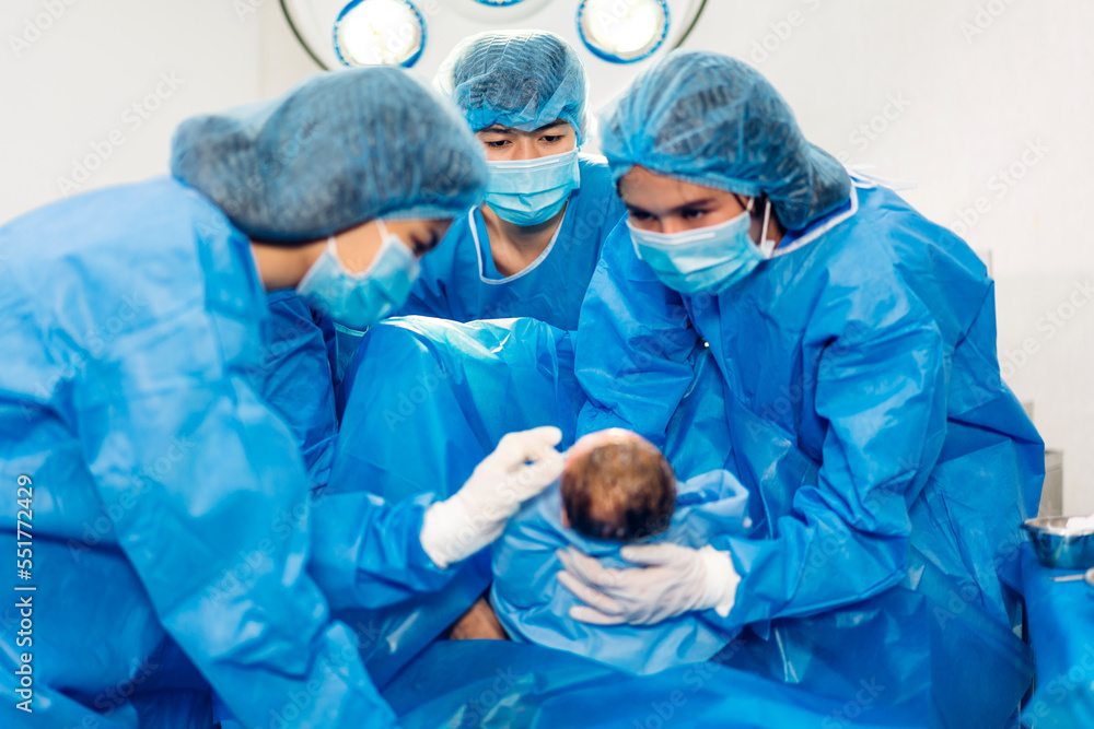 Professional anesthesiologist doctor medical team and assistant is ...