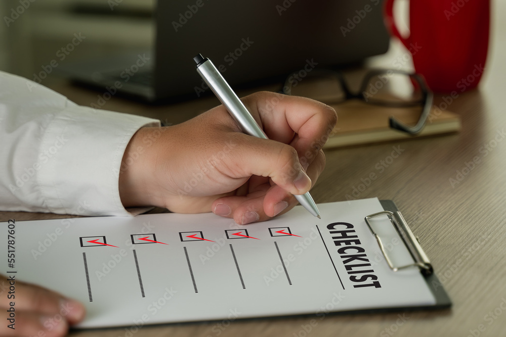 Checklist Notice Remember Planning Concept businessman writer checklist ...