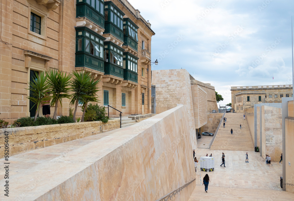 Renzo Piano project - brings in harmony historic maltese house and ...