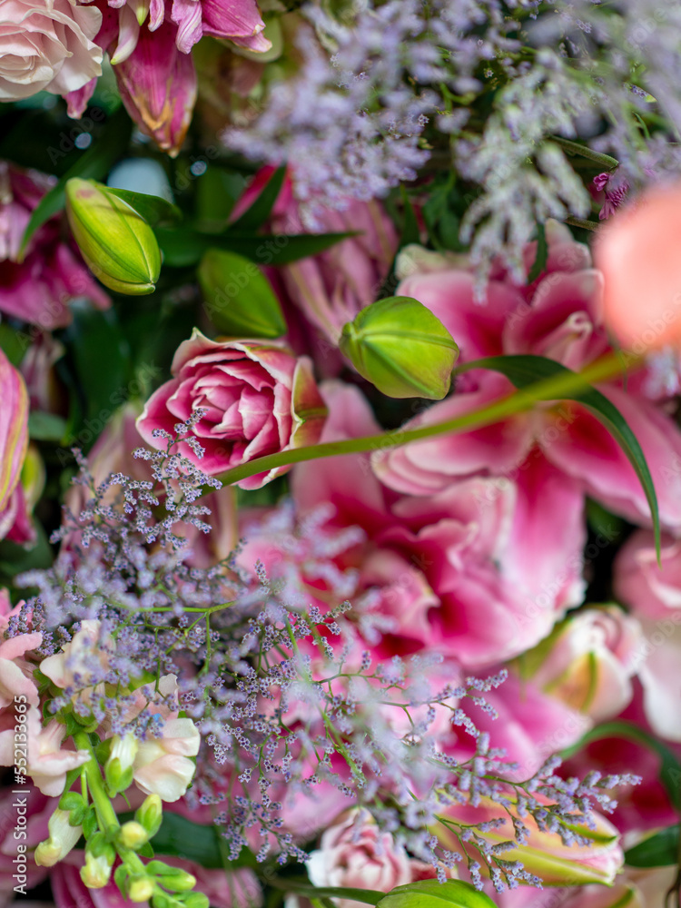 Ramo de flores en tonos rosa Stock Photo | Adobe Stock