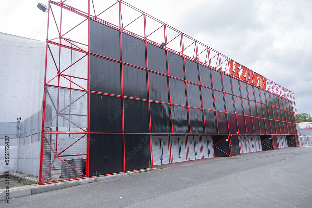 Foto de Exceptional architectural design of Le Zenith Paris (1984) - a ...