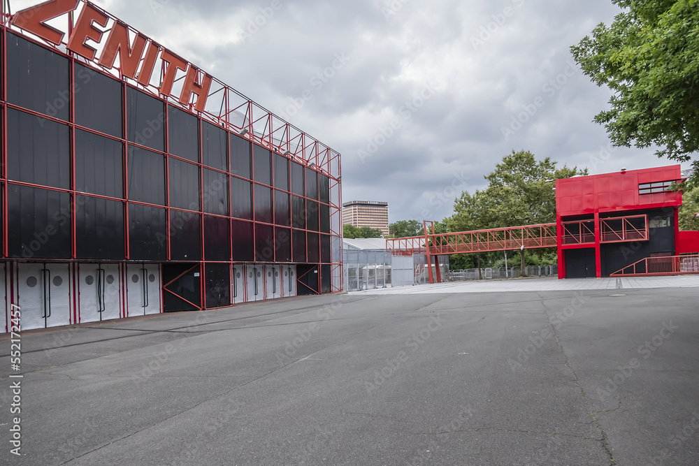 Exceptional architectural design of Le Zenith Paris (1984) - a ...
