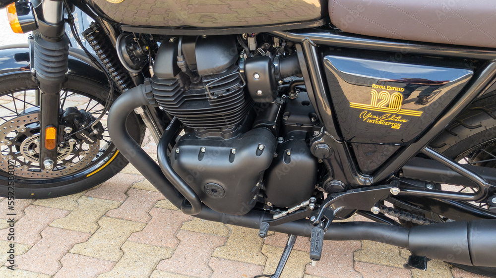 Royal Enfield twin 650 120 th Anniversary edition limited Interceptor ...