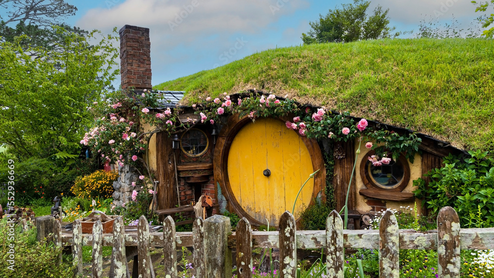 MATAMATA- NEW ZEALAND -NOVEMBER -2- 2022: Hobbiton - movie set created ...