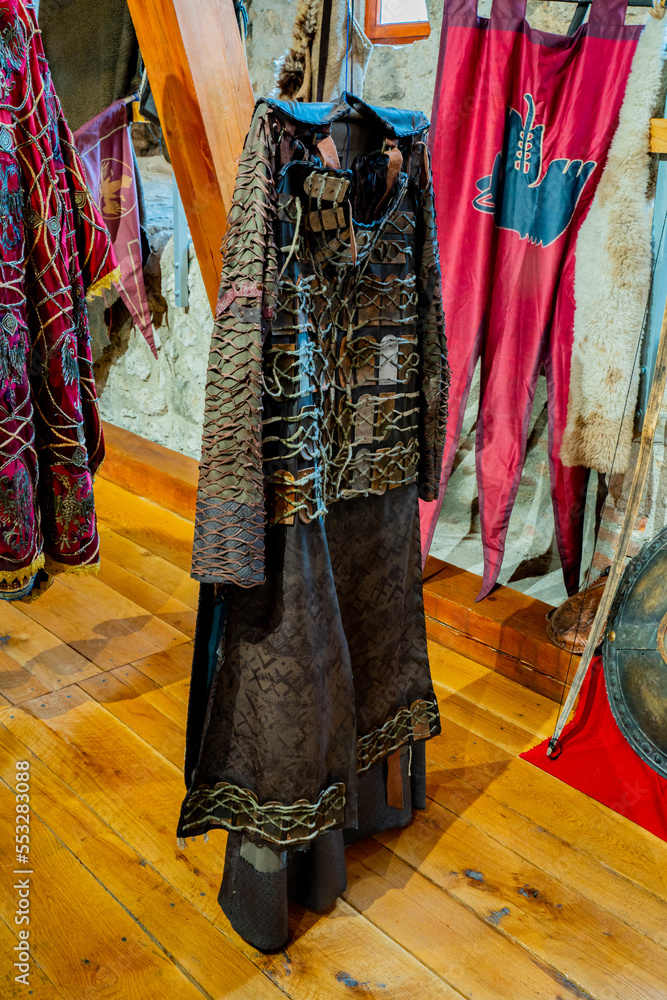 Traditional Serbian medieval costumes on exibition Nemanjici - Born of ...