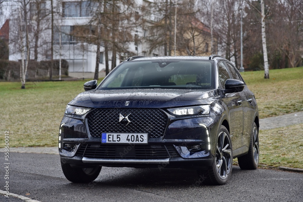 DS 7 Crossback Louvre E-Tense 4x4. Plug-in hybrid car. General view. 01 ...