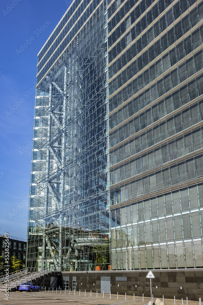 Architectural landmark Dusseldorf City Gate (Stadttor, 1998), 20-storey ...