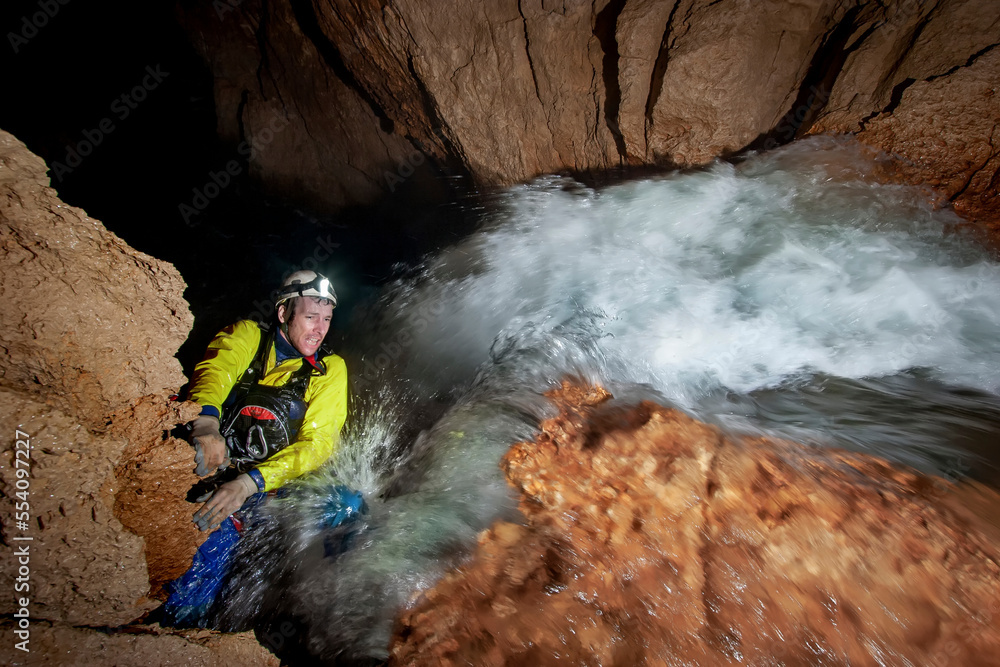Foto de Exploring the rivers and caves of the Nakanai Mountains, New ...