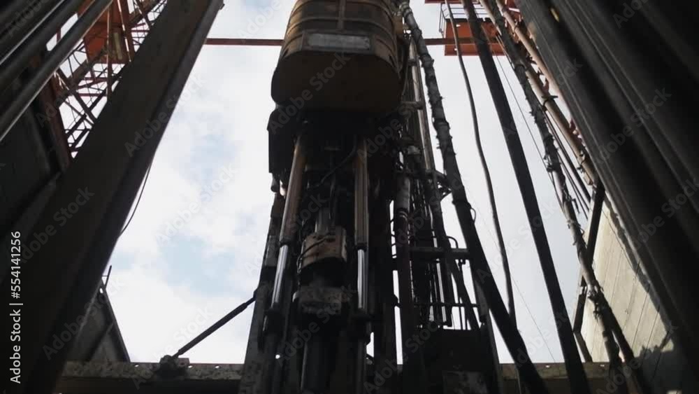 process of drilling and extracting crude oil from nature Petroleum ...