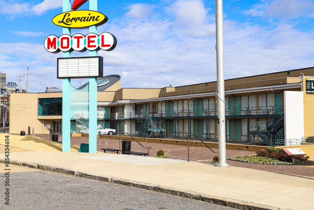 The Civil Rights Museum at the Lorraine Motel where Martin Luther King ...