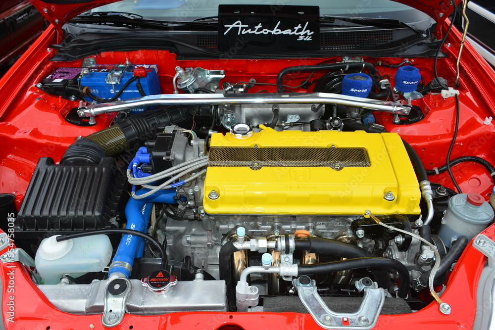Honda civic engine at Bumper to Bumper 16 car show in Pasay ...