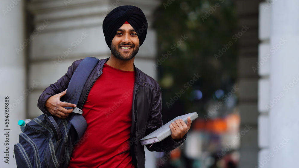 sikh college student image Happy Young sikh punjabi boy with confidence ...