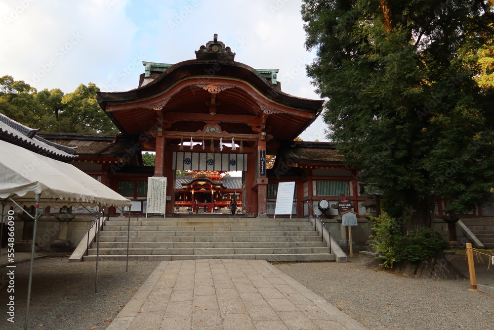 A Japanese shrine in Kyoto : a view of Minami-somon Entrance Gate to ...