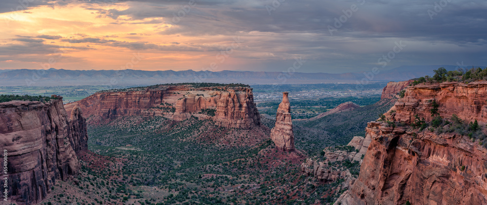 Sunset at Colorado National Monument in Grand Junction, Colorado ...