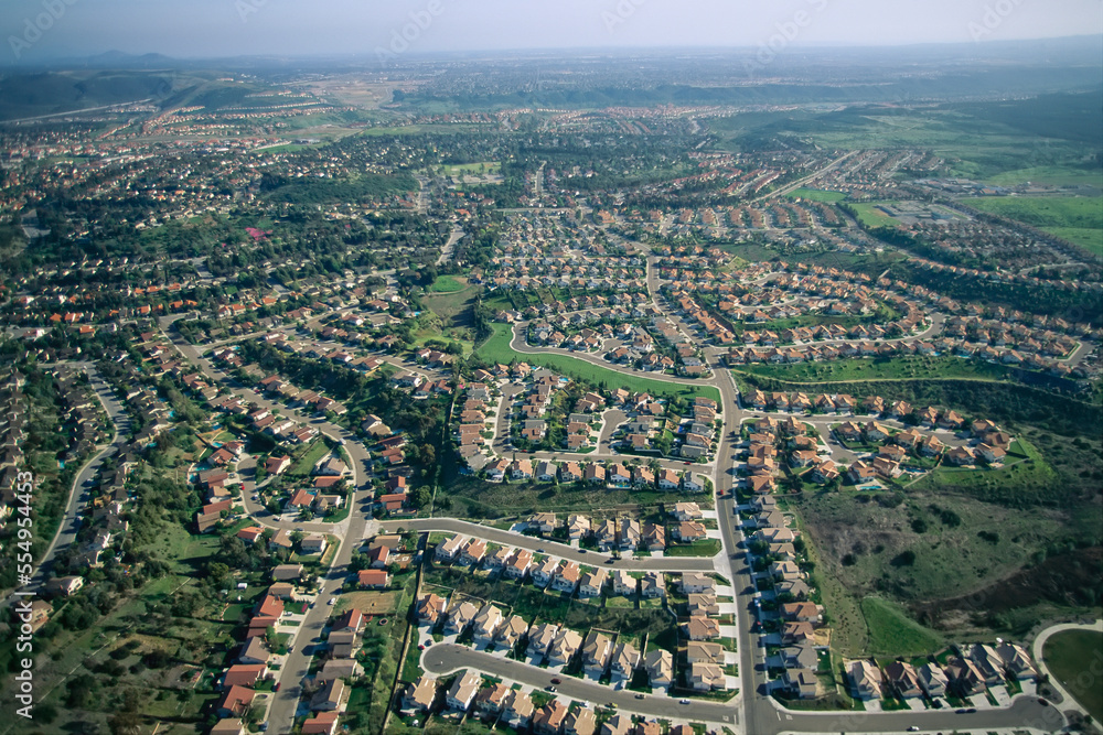 Foto de Aerial view of urban sprawl in the San Diego area, California ...