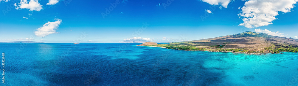 Po'olenalena Beach Park on the island of Maui on a bright sunny day in ...