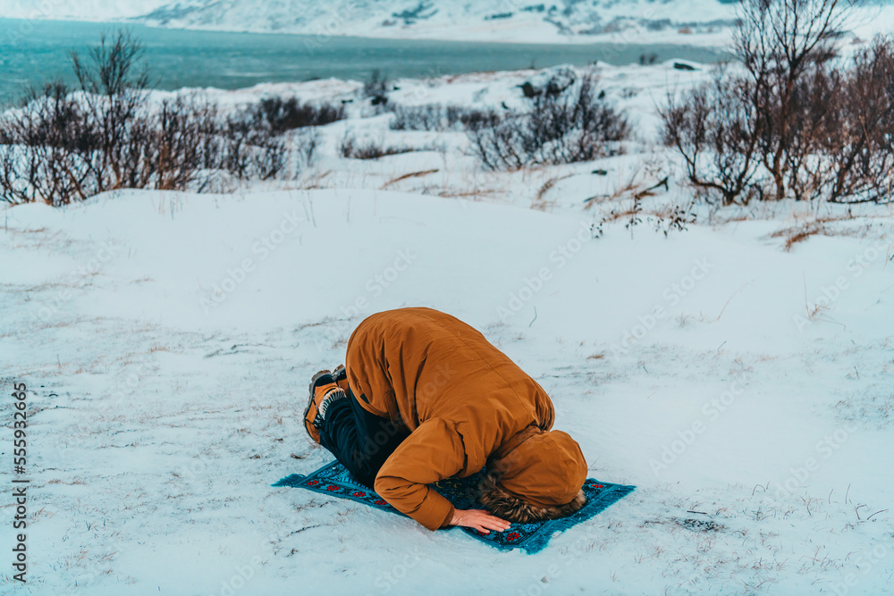 A Muslim traveling through arctic cold regions while performing the ...