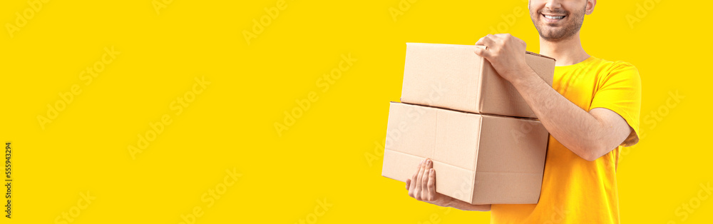 Delivery man with a box. Courier in uniform t-shirt service fast ...