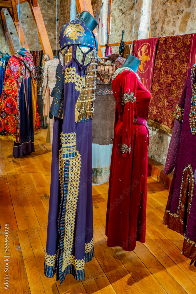 Traditional Serbian medieval costumes on exibition Nemanjici - Born of ...